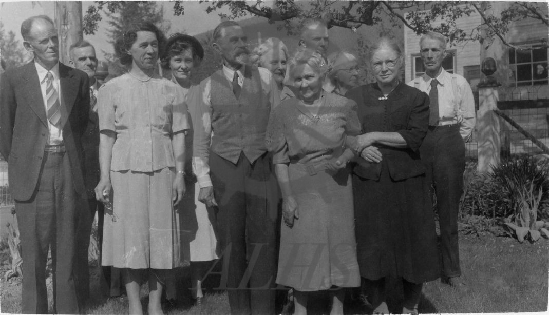 2016.005.40 Mr. & Mrs. Spiller 55th wedding anniversary 1952 | Arrow ...