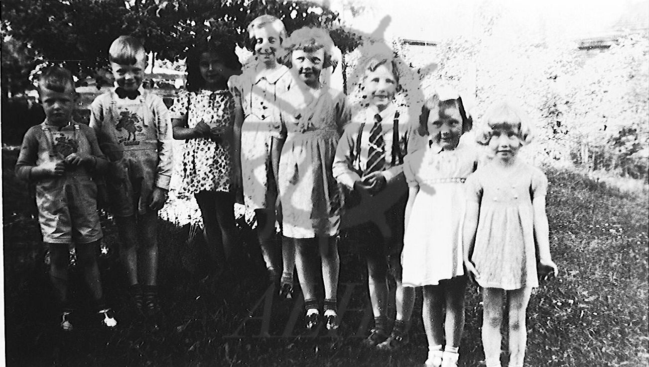 2014.003.3410 Beth Rushton birthday party | Arrow Lakes Historical Society