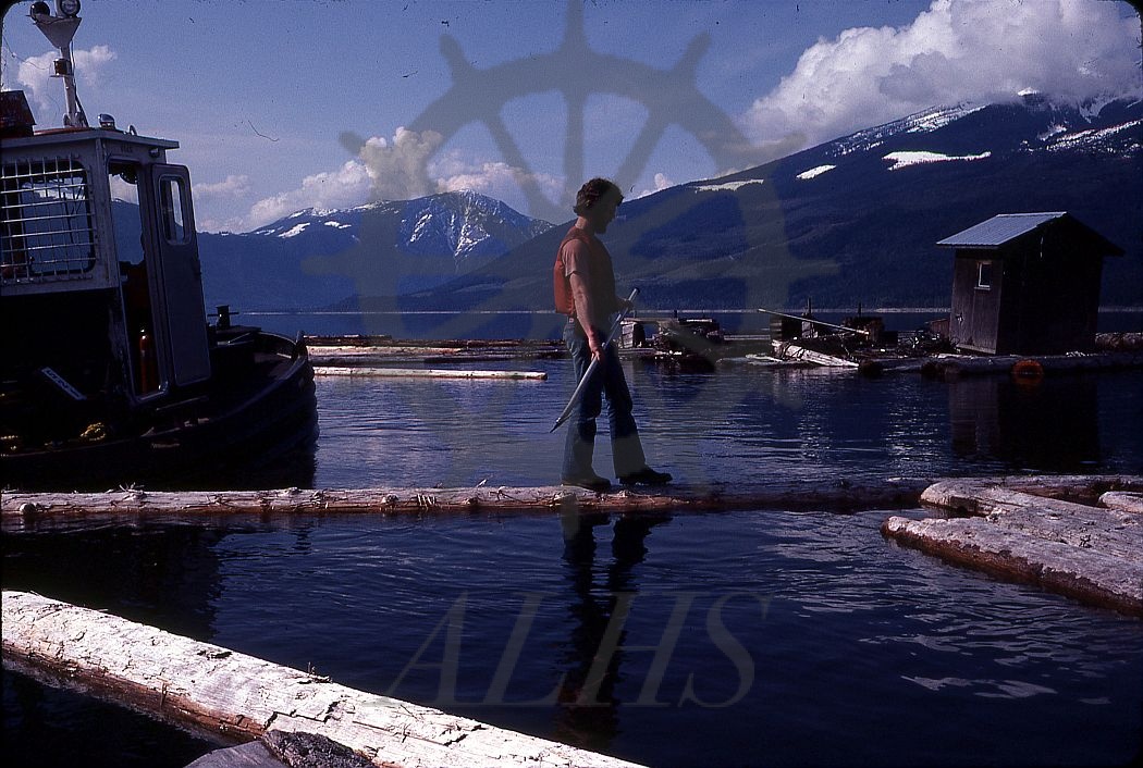 2006.019.2.11 Celgar bay, boom shack | Arrow Lakes Historical Society