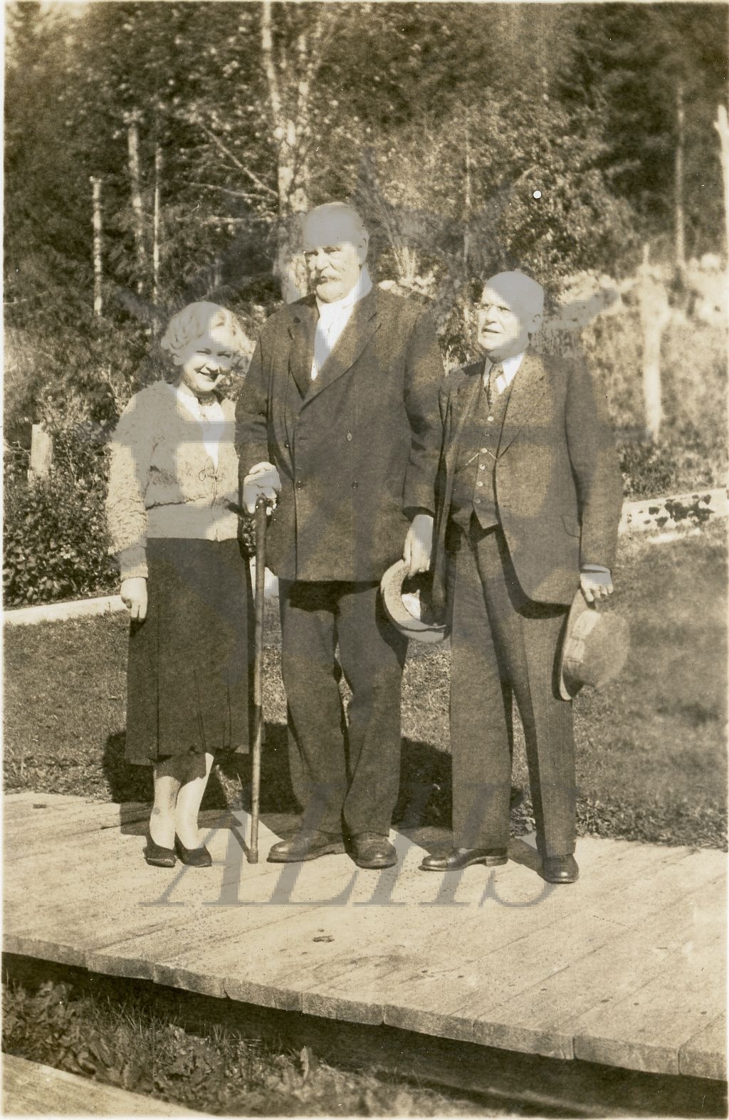 1998.024.39A Mr Jacques Mrs. Jacques Vernon, Mr. Prowse Scotland, 1936 ...